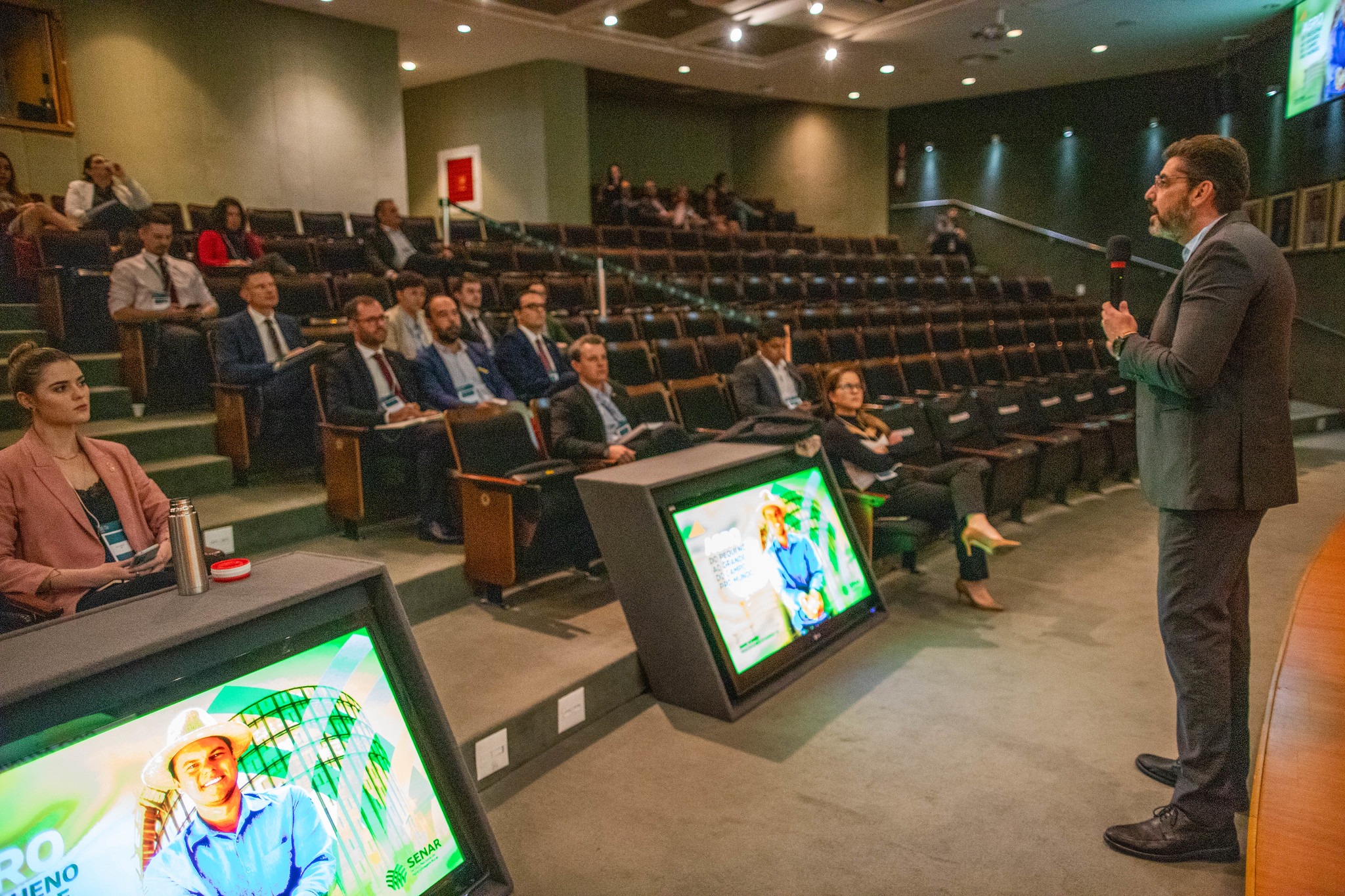 CNA and diplomats discuss the Rural Environmental Registry | Brazilian ...